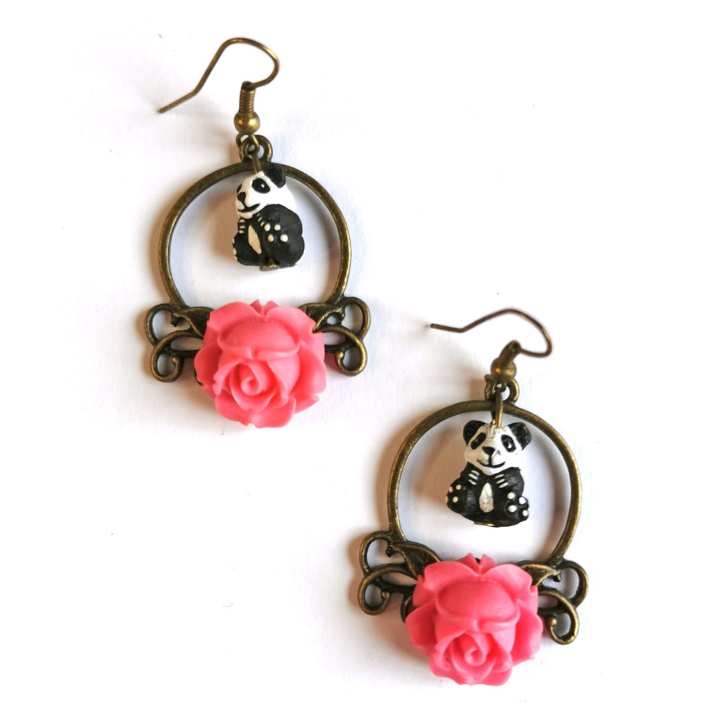 Boucles d'oreilles animal totem petits pandas et roses